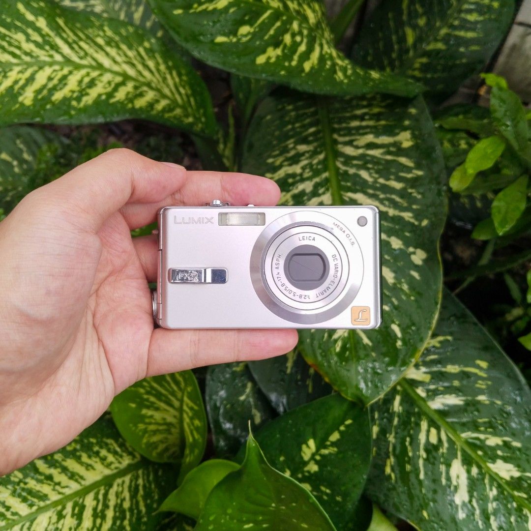 *Rare* Panasonic Lumix FX7 Digicam, Photography, Cameras on Carousell