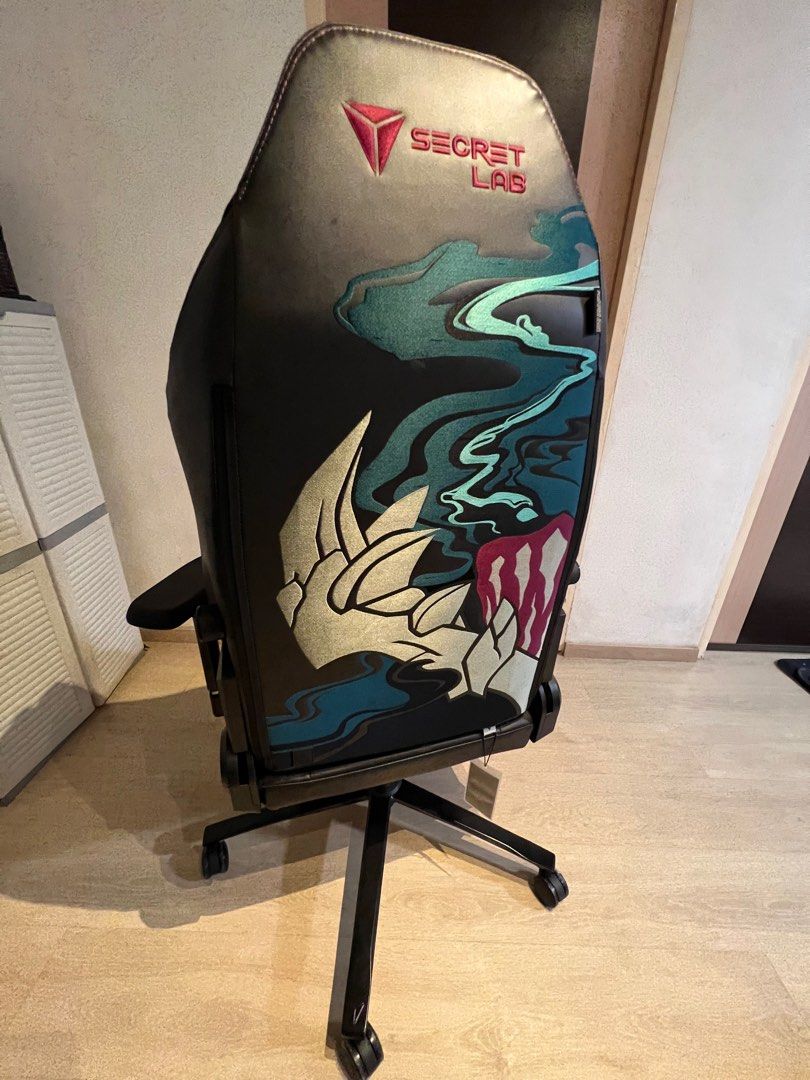 Secretlab Titan Evo 2022 NEO Hybrid Leatherette Pyke, Furniture & Home ...