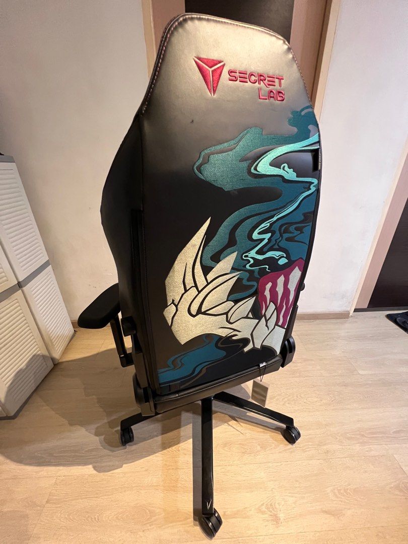 Secretlab Titan Evo 2022 NEO Hybrid Leatherette Pyke, Furniture & Home ...