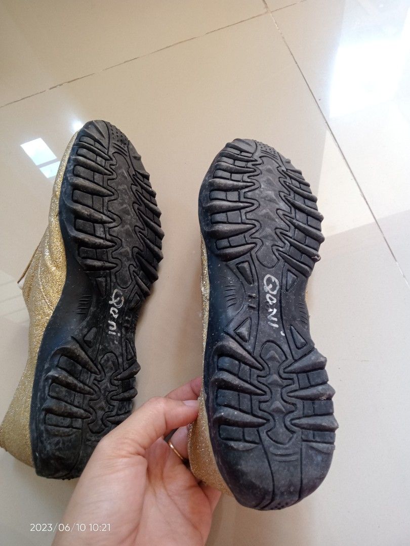 Sepatu ukuran 37, Fesyen Wanita, Sepatu di Carousell