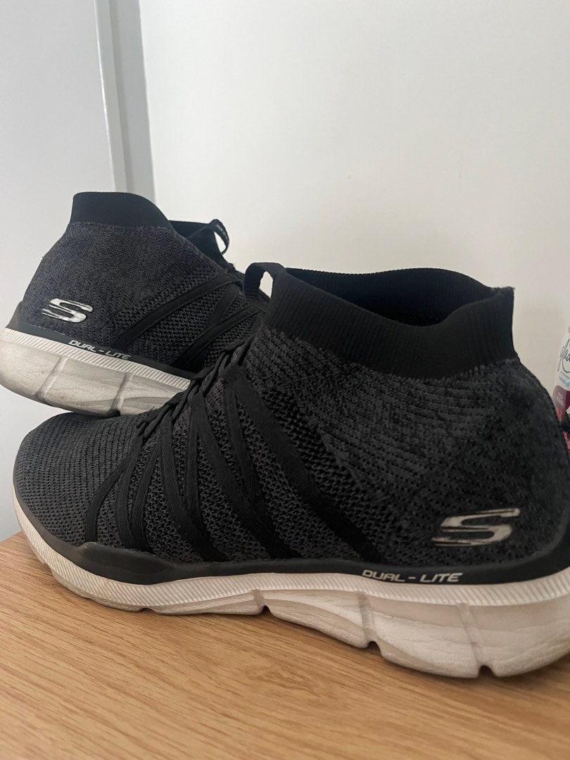 SKECHER DUAL LITE, Fesyen Pria, Sepatu , Sneakers di Carousell
