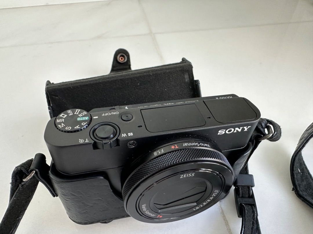 Sony RX 100 V, Photography, Cameras on Carousell