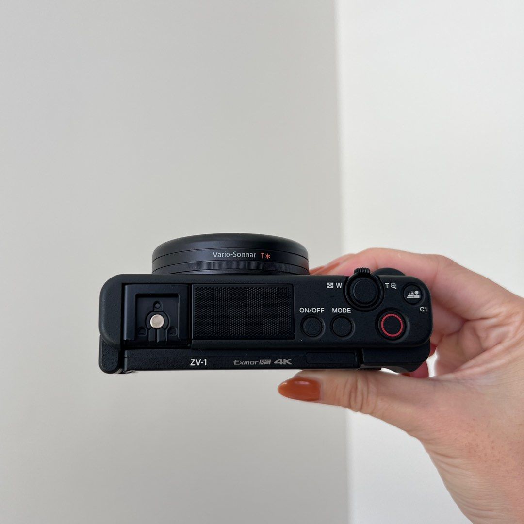 Sony ZV-1 Full Set with extra batteries Vlogging / Point & Shoot Camera ...