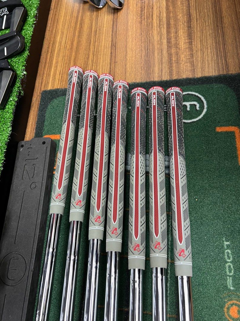 Titleist CNCPT-01 Iron Set (5-PW+48deg Wedge) (7 Pieces) [With True ...