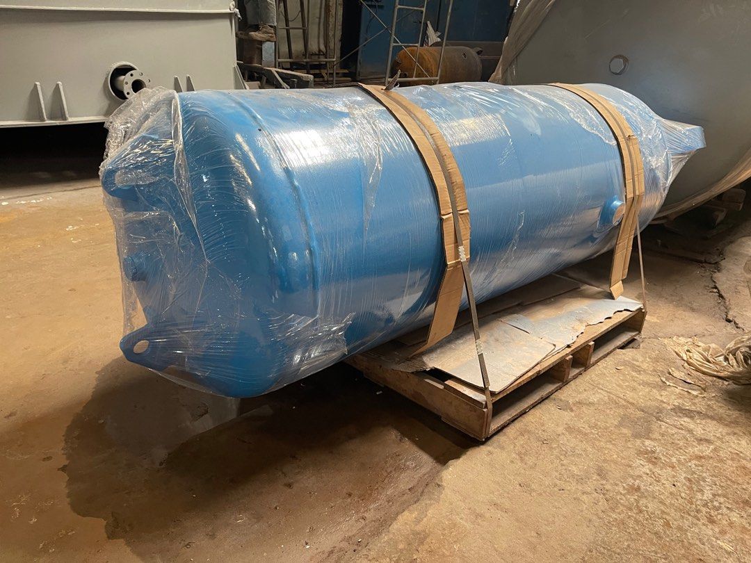 Vertical Air Receiver Tank 1000 Liters, Commercial & Industrial ...