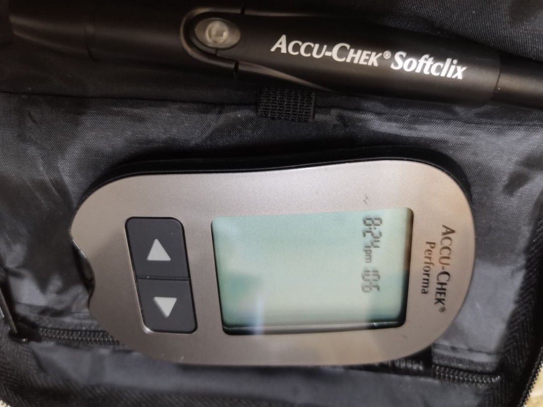 Accu Chek Performa glucometer, Health & Nutrition, Health Monitors ...