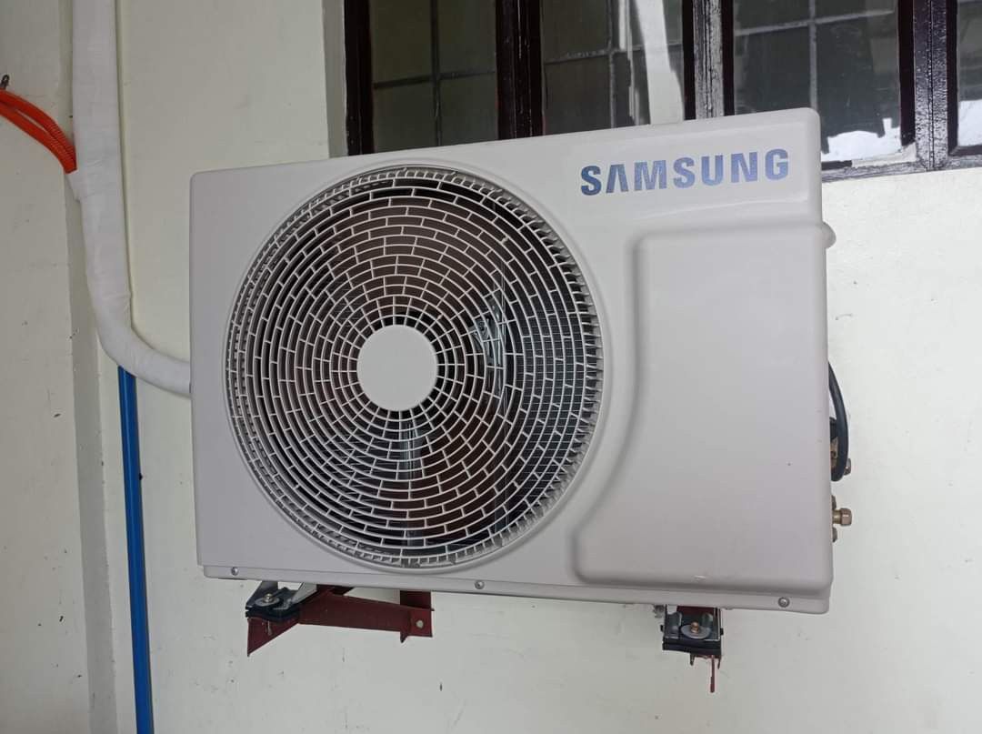 Affordable Samsung Digital Inverter Split Type Aircon Tv And Home