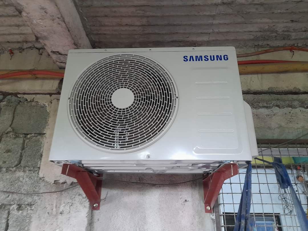 Affordable Samsung Digital Inverter Split Type Aircon Tv And Home