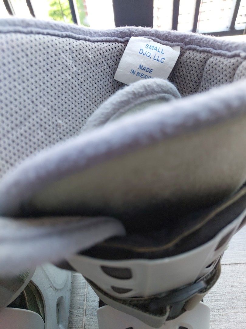 Aircast boot, Health & Nutrition, Assistive & Rehabilatory Aids, Other ...