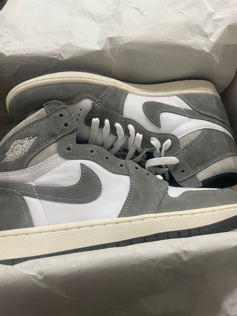 aj1 washed black on Carousell