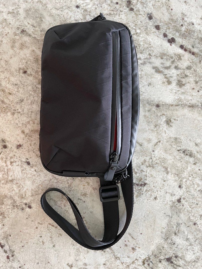 Alpaka Elements Tech Case Mini, Men's Fashion, Bags, Sling Bags on Carousell