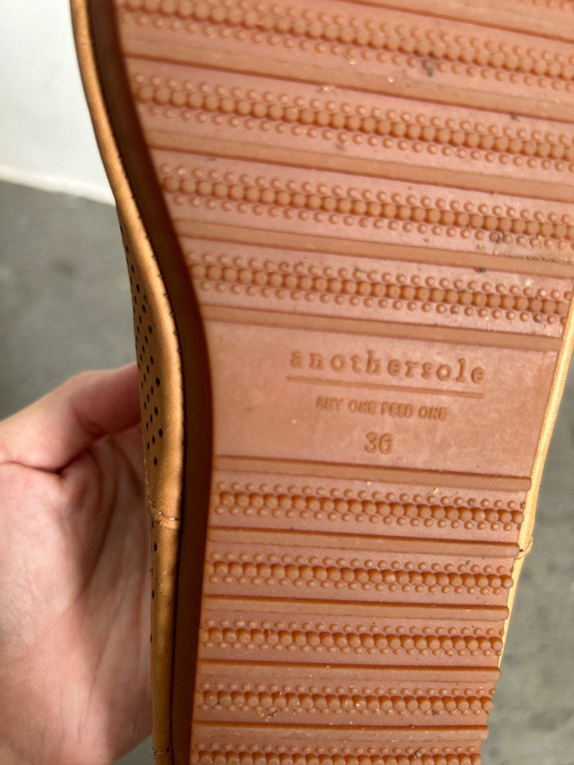 Anothersole Holly II - Maca, Women's Fashion, Footwear, Flats on Carousell