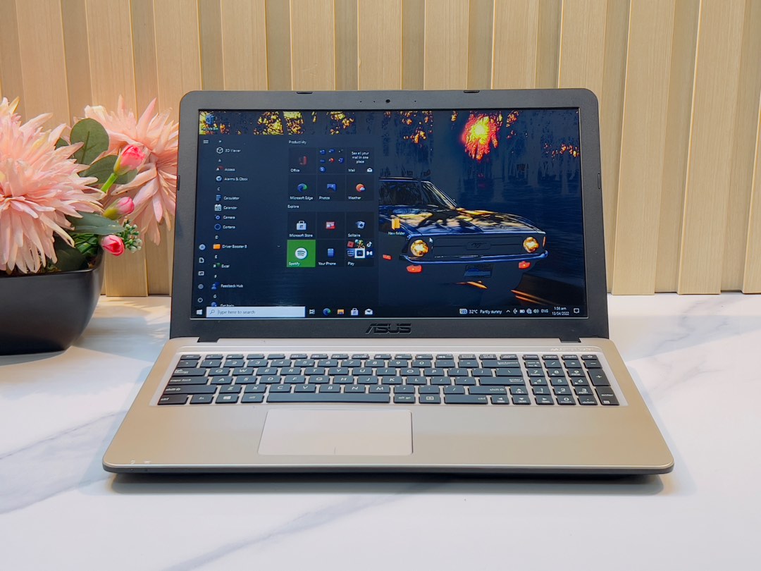 Asus VivoBook X540UP i5 7th Gen 8GB RAM 128GB 15.6 INCH 720P AMD Radeon ...