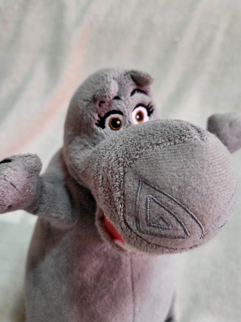 Authentic DreamWorks Madagascar Gloria the Hippopotamus Plush Soft Toy ...