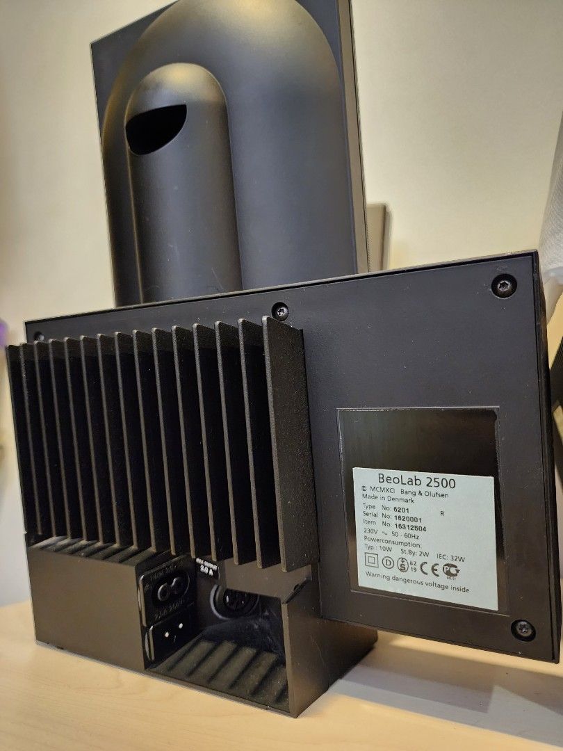 Bang & Olufson Beo Center 2300 + Beolab 2500 speakers + Beo4 remote ...