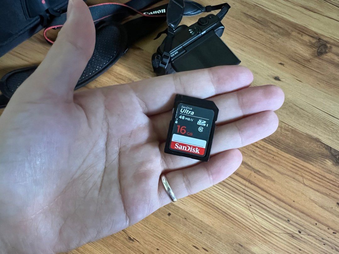 Canon EOS M10 Mirrorless Camera + Valore Action Cam , Photography ...