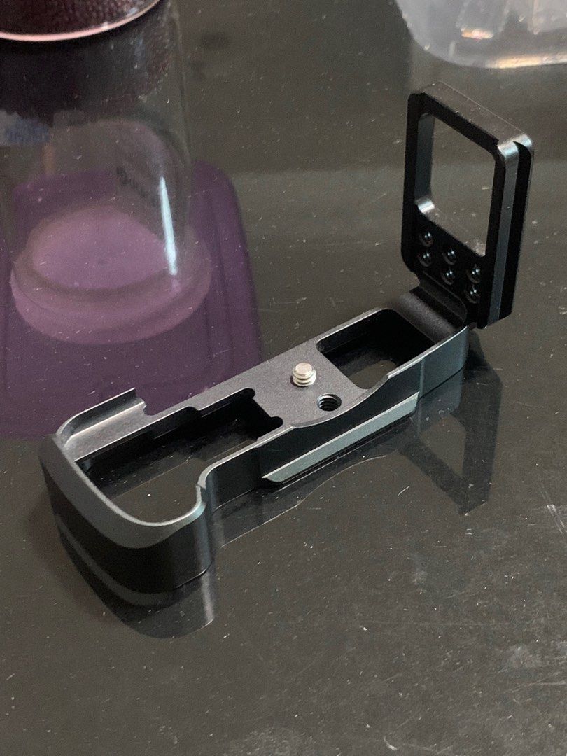 Canon m5 L bracket, Photography, Cameras on Carousell
