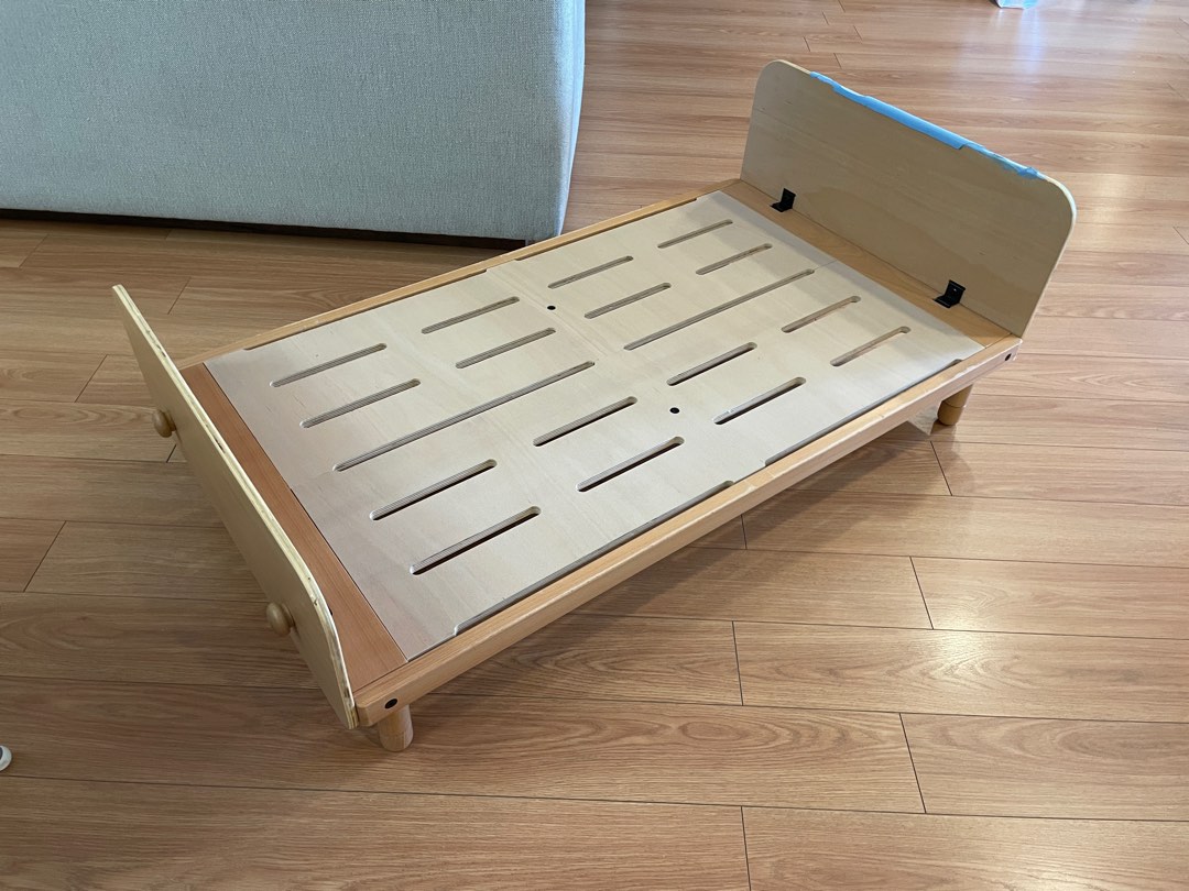 Child bed by hoppl bebed Japan, 傢俬＆家居, 傢俬, 床架及床褥 - Carousell