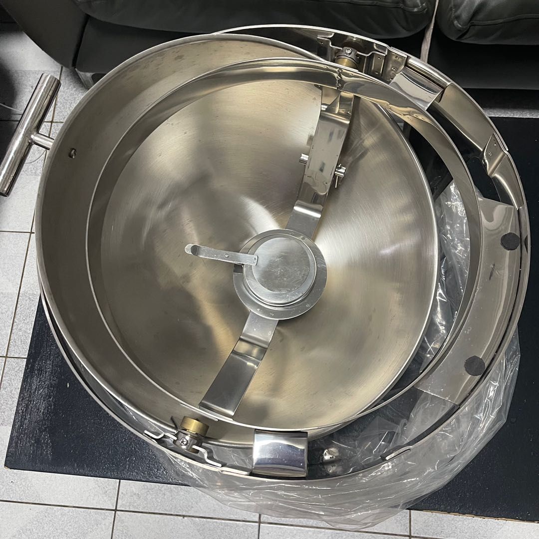 circular chafing dish on Carousell