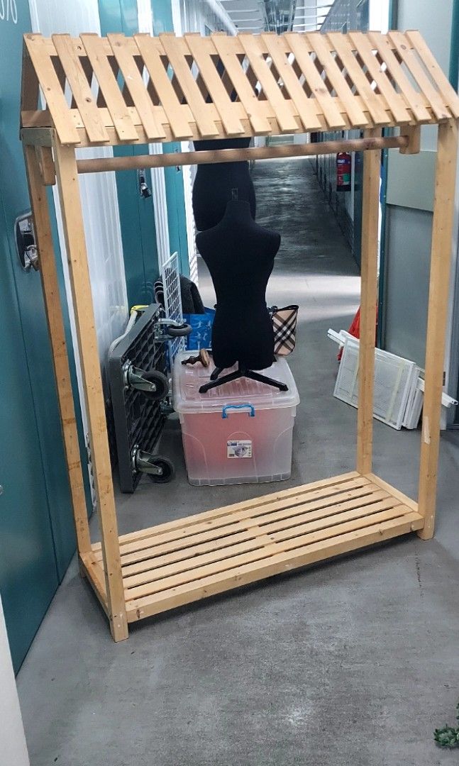 CLEARANCE! Hut Display Clothes Rack and Mannequin, Furniture & Home ...