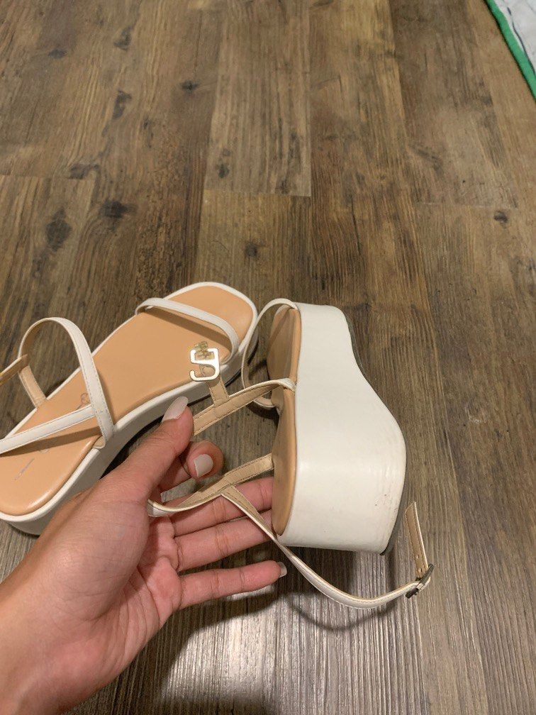 CLN Sandal, Women's Fashion, Footwear, Flats & Sandals on Carousell