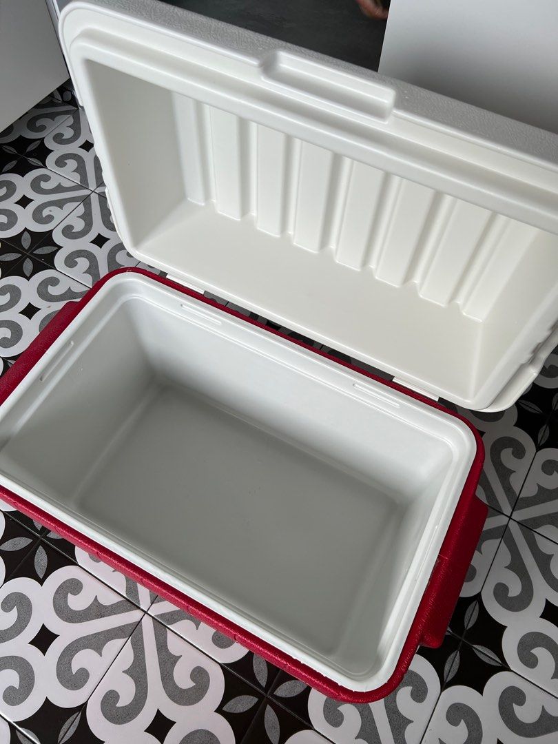 Coleman Cooler Box, Furniture & Home Living, Outdoor Furniture on Carousell