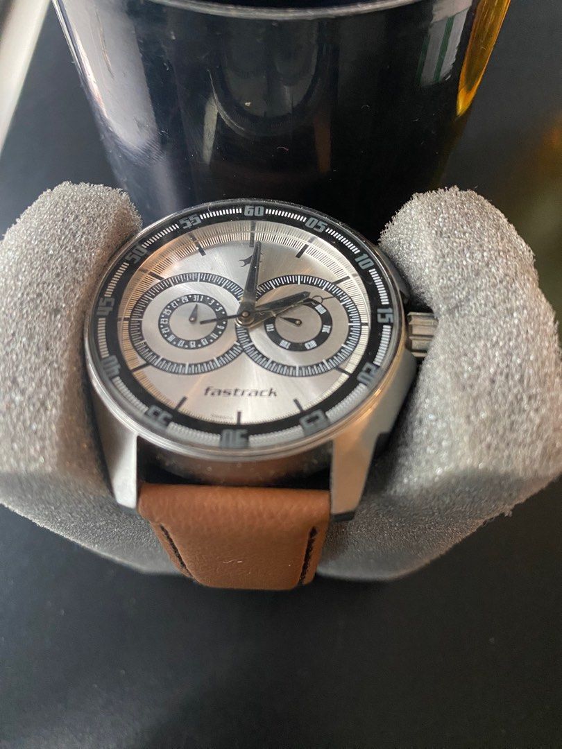 Fast track stylish watch, Men's Fashion, Watches & Accessories, Watches ...
