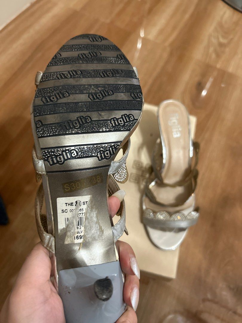 Figlia silver heels on Carousell