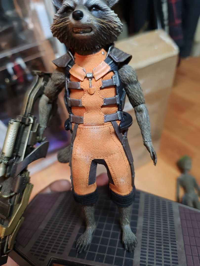 Hot Toys Rocket GOTG Ver. 1/6 Scale with FREE Groot Empire Toys on ...
