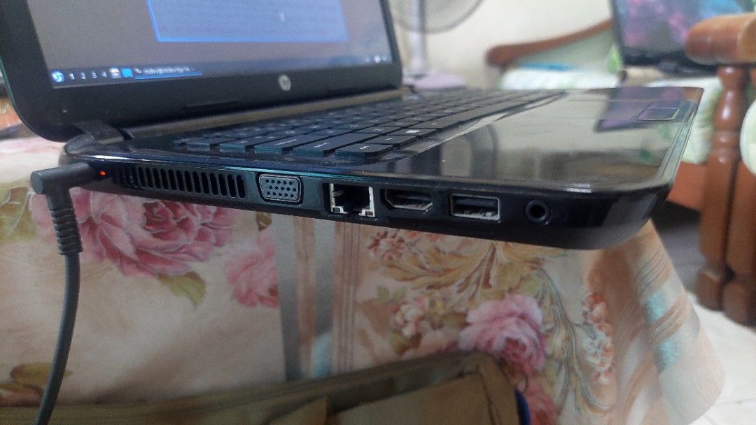 Laptop Notebook HP 14-d008AU AMD E1-2100 APU 1 GHz, Computers & Tech ...