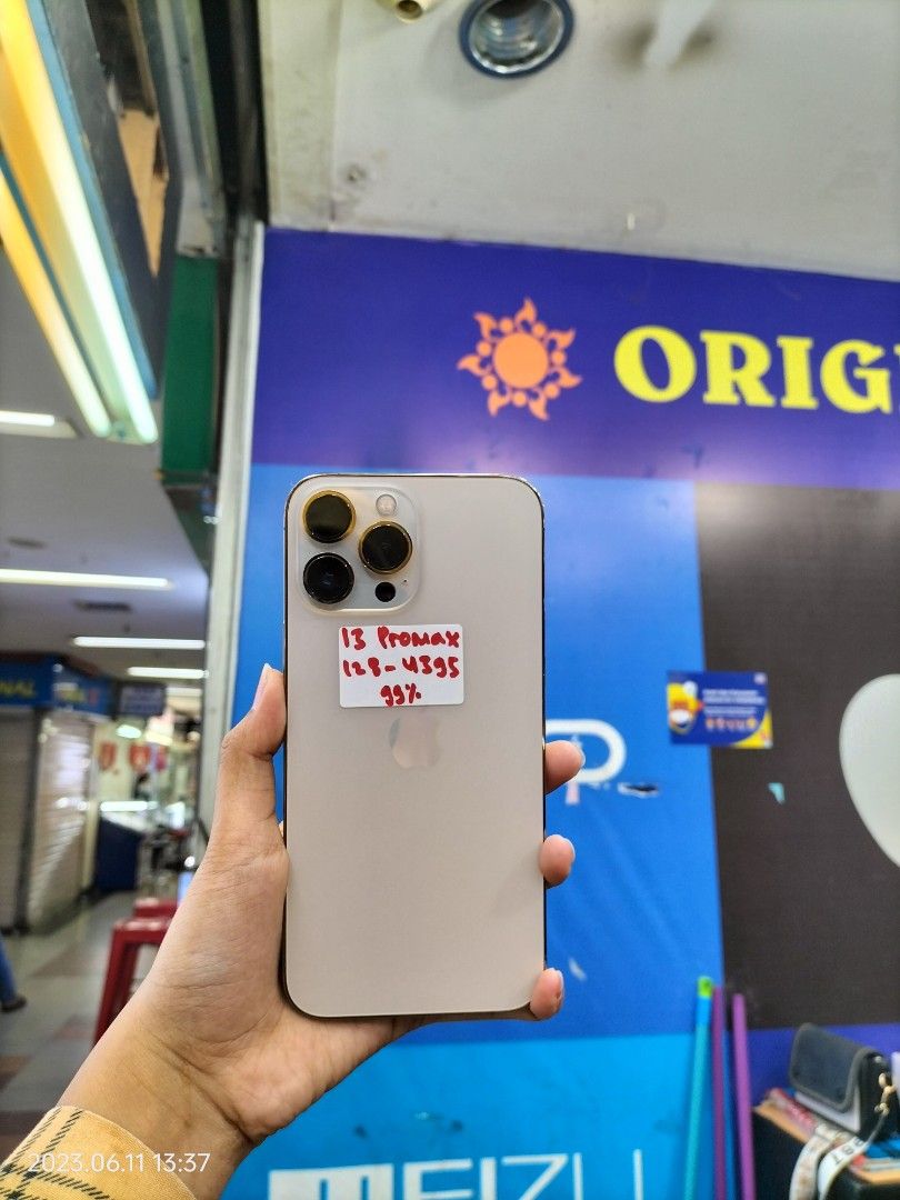iPhone 13 promax 128gb warna gold, Telepon Seluler & Tablet, iPhone, iPhone 13 Series di Carousell