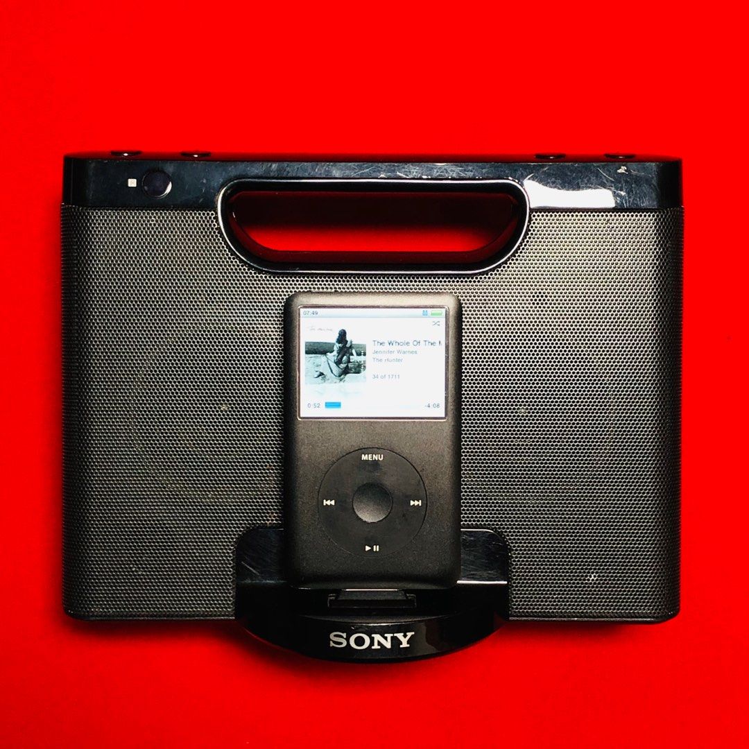 SET | Sony iPod Docking speaker and iPod Classic 160GB music and ...