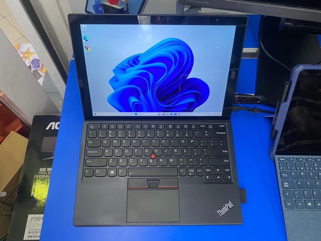 Lenovo thinkpad x1 Tablet Gen 2 intel i5 7th gen processor 8GB RAM ...