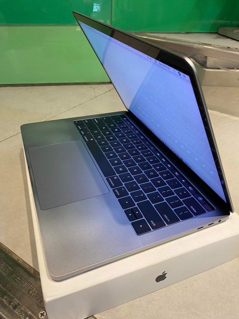 MacBook Pro (13-inch, 2017, Four Thunderbolt 3 Ports) touchbar i5 8gb ...