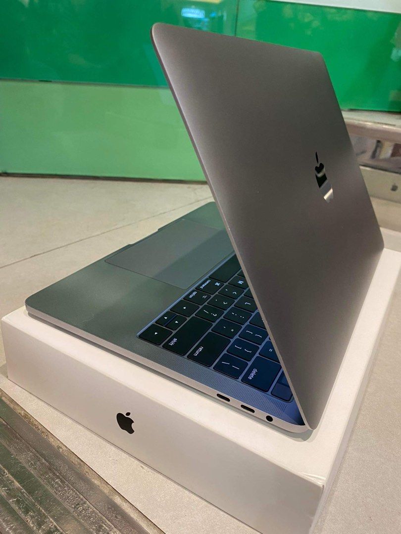 MacBook Pro (13-inch, 2017, Four Thunderbolt 3 Ports) touchbar i5 8gb ...