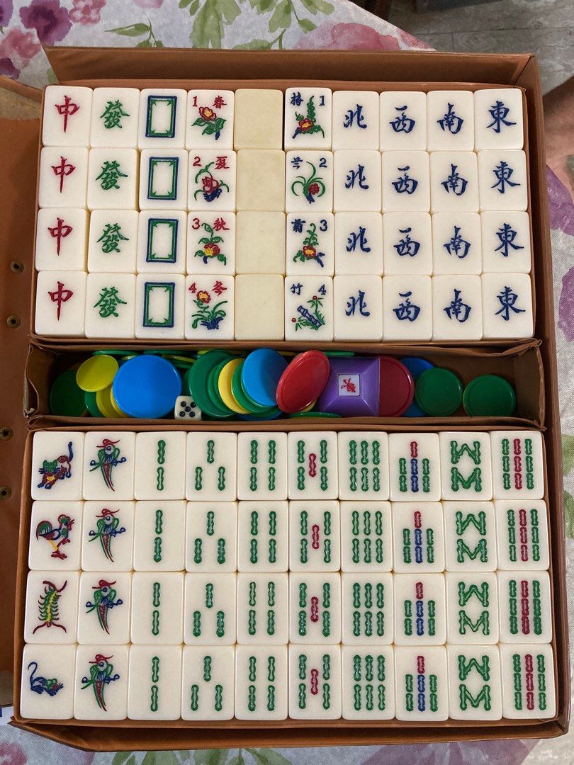 Mahjong set, Hobbies & Toys, Toys & Games on Carousell