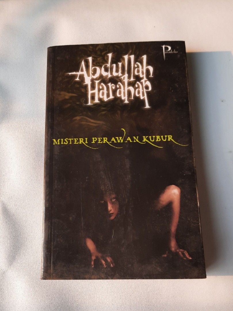 Misteri perawan kubur abdullah harahap, Buku & Alat Tulis, Buku di Carousell