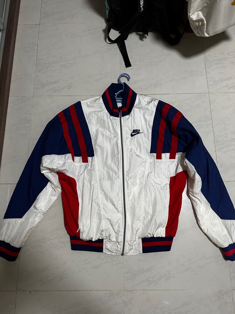 Nike Reissue Woven Jacket, Men's Fashion, Coats, Jackets and Outerwear ...