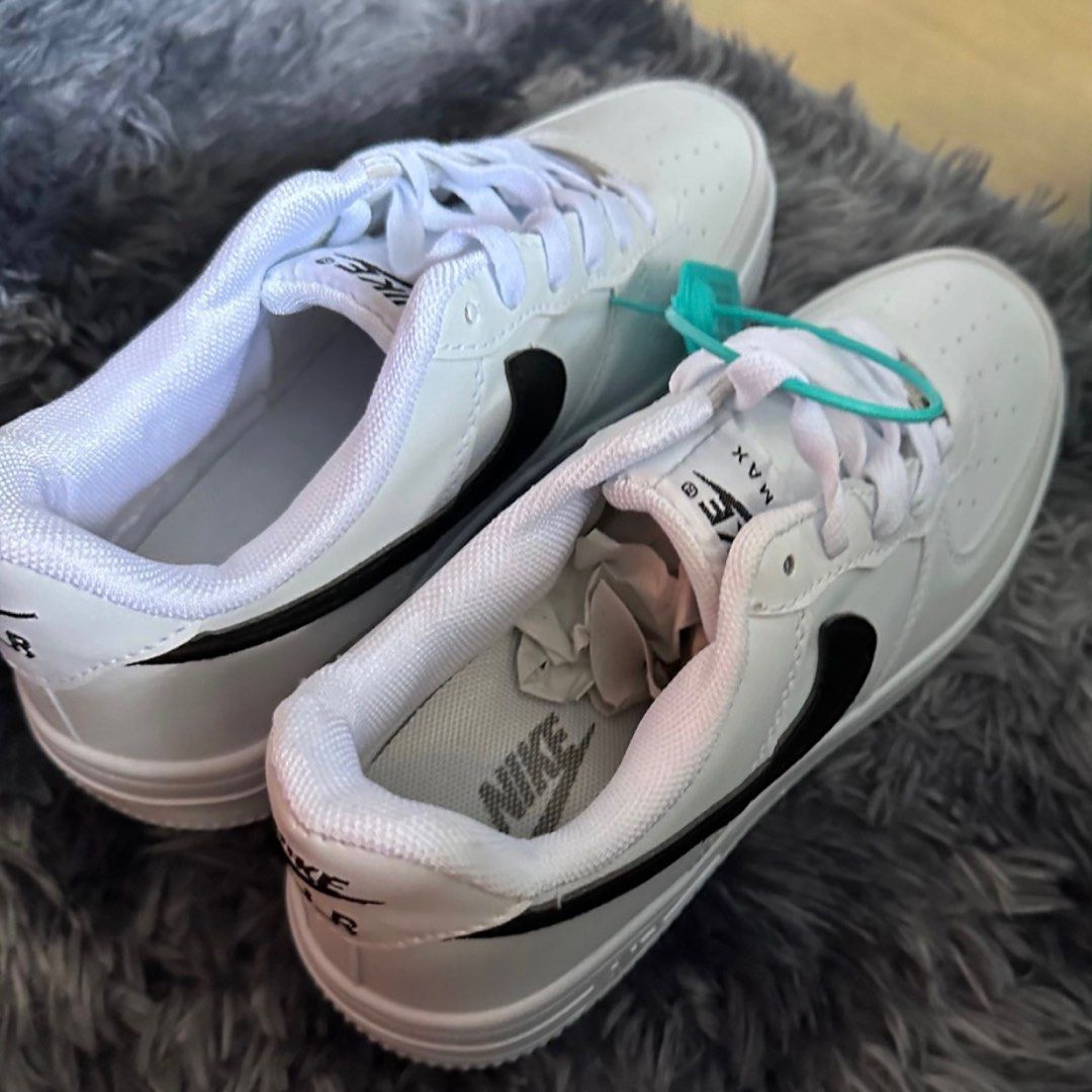 Nike Shoe, Men's Fashion, Footwear, Sneakers on Carousell