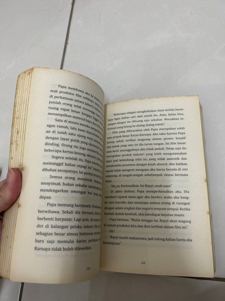 novel montase windry ramadhima, Buku & Alat Tulis, Buku di Carousell