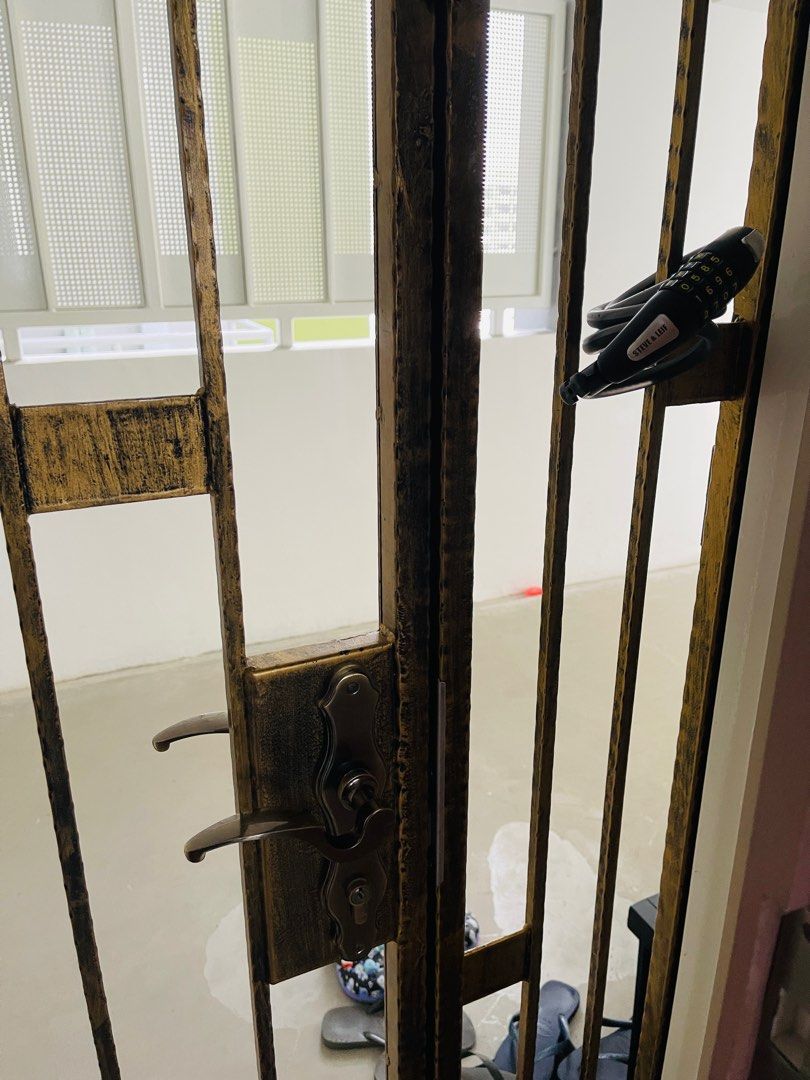 Numbering Lock for BTO Gate Renovation, Furniture & Home Living ...