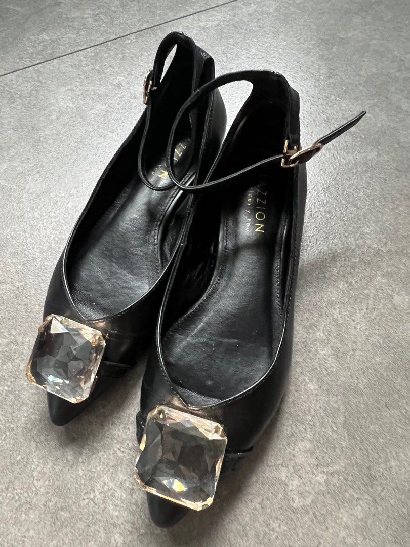 Pazzion, Women's Fashion, Footwear, Flats on Carousell