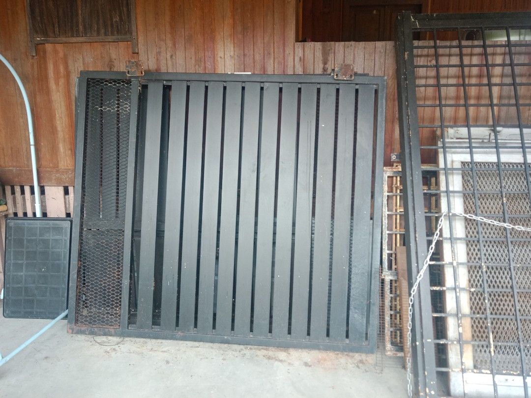 Pintu gate, Furniture & Home Living, Outdoor Furniture on Carousell