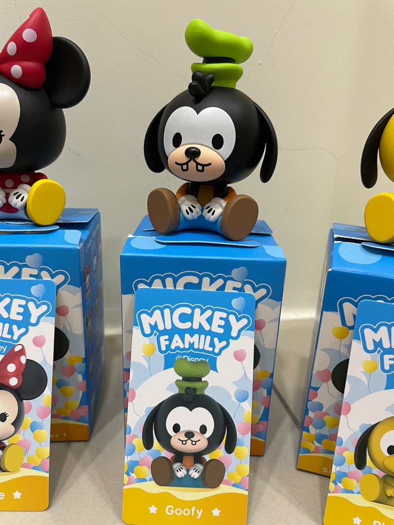Pop Mart Disney Micky Family Sitting Series 1 (Goofy), 書籍、休閒與玩具, 玩具、公仔 ...
