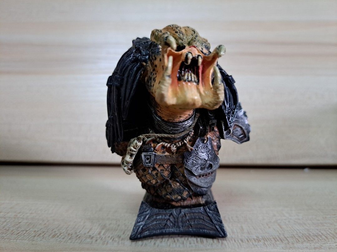Predator unmasked micro bust, Hobbies & Toys, Toys & Games on Carousell