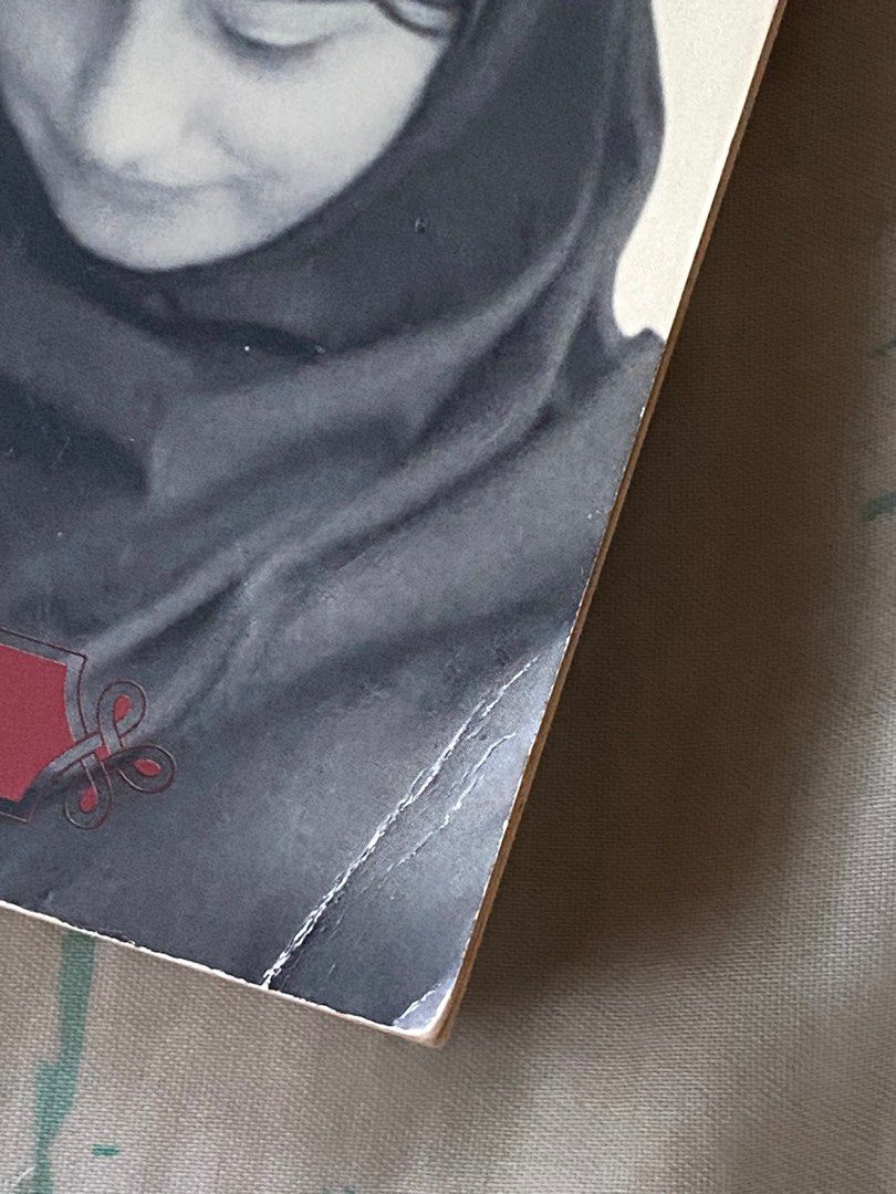 Reading Lolita in Tehran by Azar Nafisi on Carousell