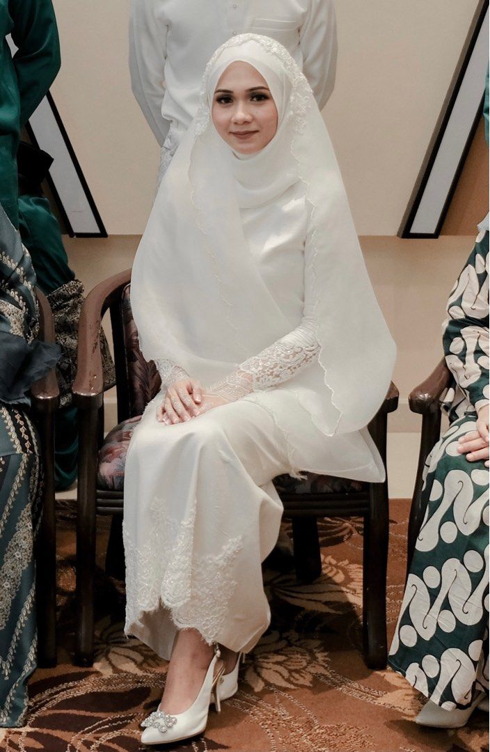 [RENT] Tiara Awatif Nikah Kurung, Women's Fashion, Muslimah Fashion ...