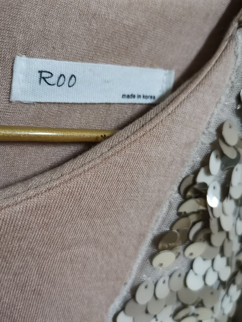 Roo (Korean Brand), Women's Fashion, Tops, Blouses on Carousell