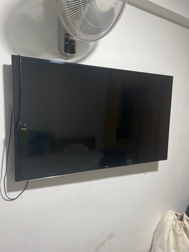 Samsung TV 44 inch, TV & Home Appliances, TV & Entertainment, TV on ...
