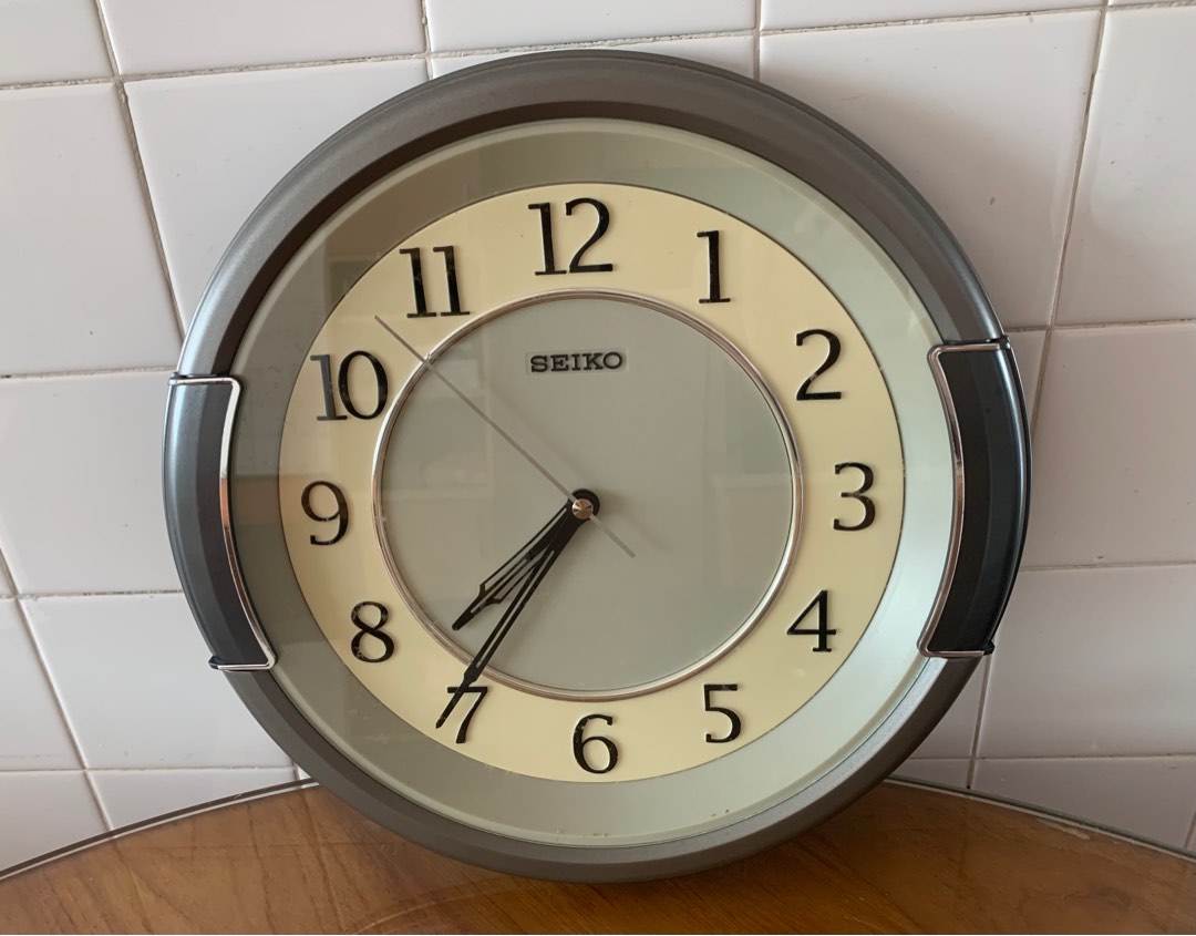 Seiko Wall Clock, Furniture & Home Living, Home Decor, Clocks on Carousell